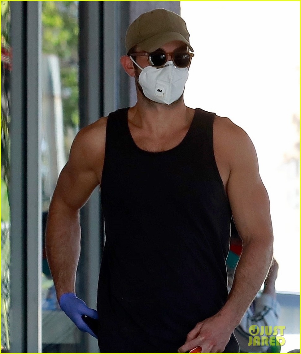 Chace Crawford Puts Massive Muscles on Full Display While Wearing a ...