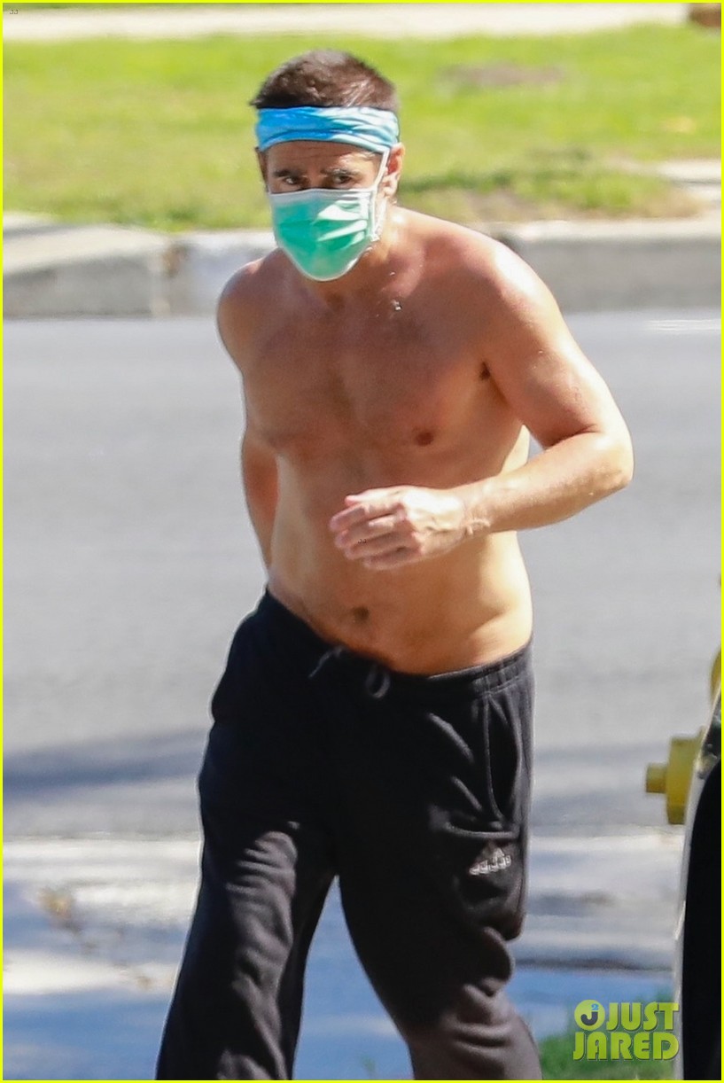 Colin Farrell Goes Shirtless for a Masked Run, Puts Hot Body on Display ...