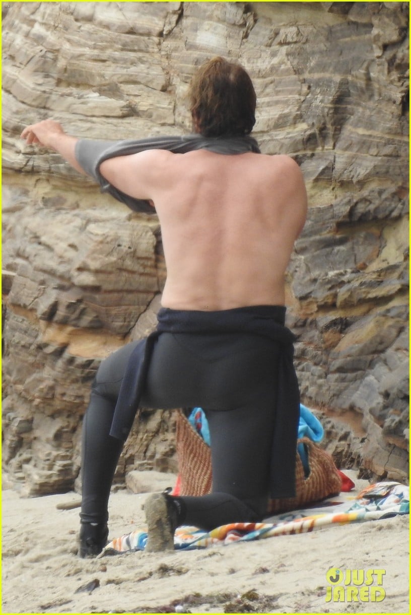 Gerard Butler Puts On His Skintight Wetsuit for a Day of Surfing: Photo ...