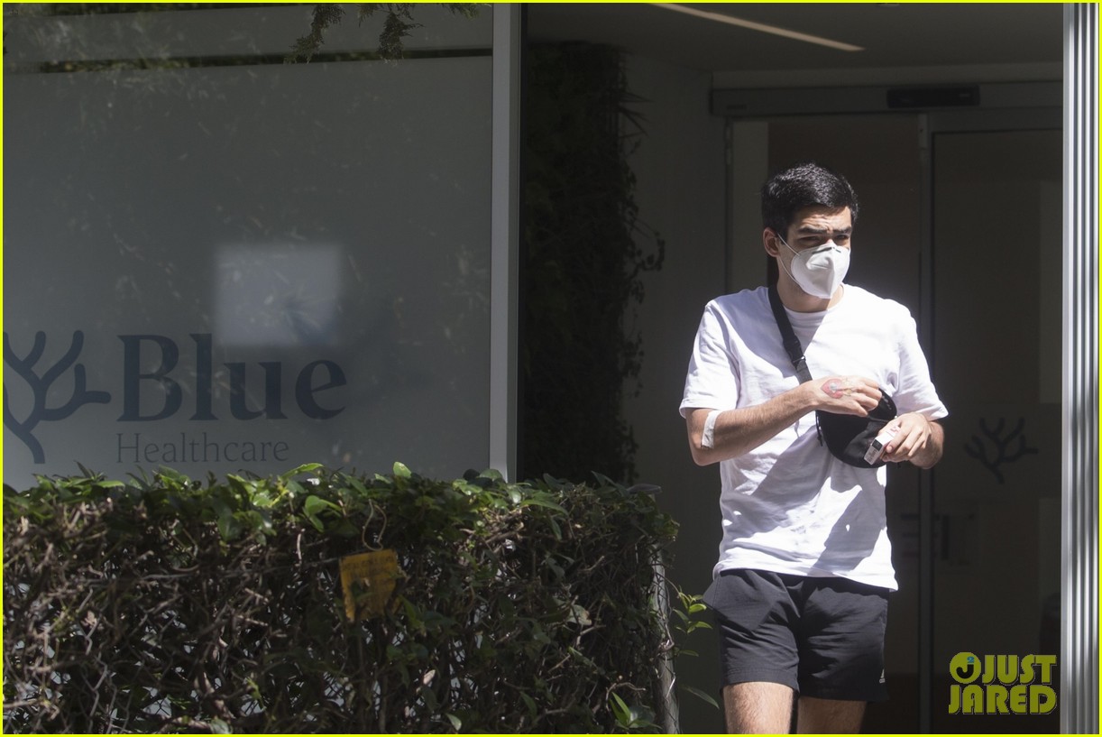 Elite's Omar Ayuso & Arón Piper Step Out in Madrid: Photo 4461812 ...