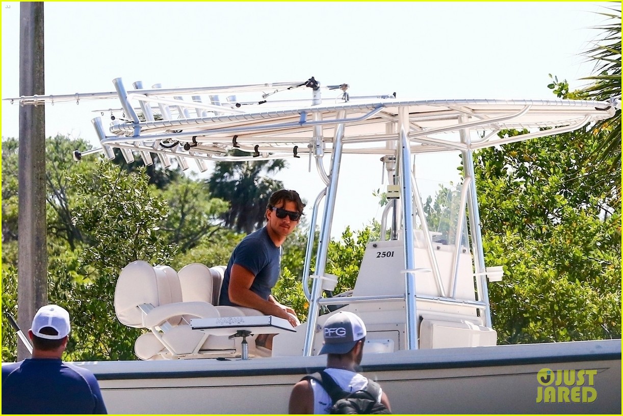 Tyler Cameron & Friend Christopher Garbo Grab Supplies for a Fishing ...