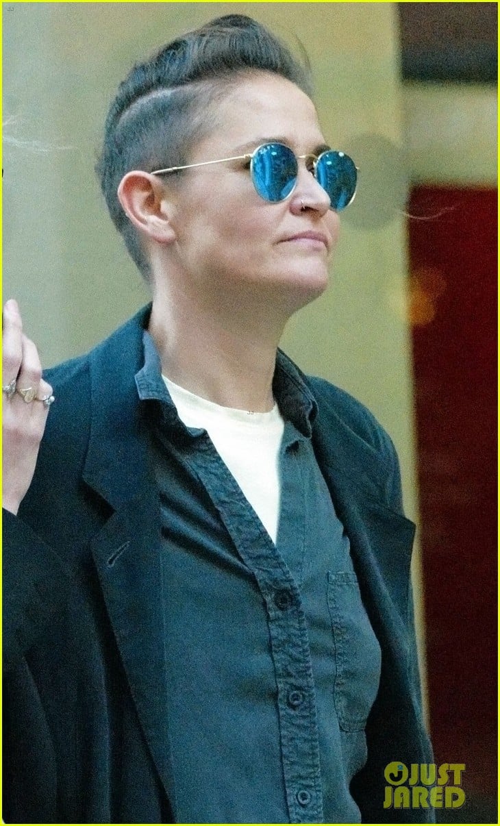 Amber Heard & Girlfriend Bianca Butti Hold Hands While Shopping in ...