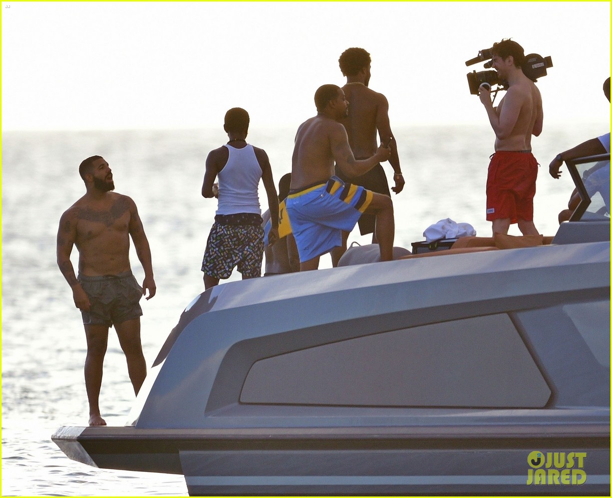 Drake Takes a Dive Into the Ocean While Boating in Barbados: Photo ...
