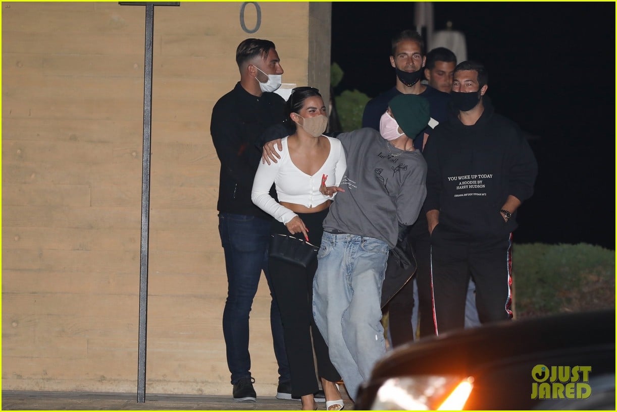 Kourtney Kardashian Joins Large Group of Friends, Including TikTok's ...