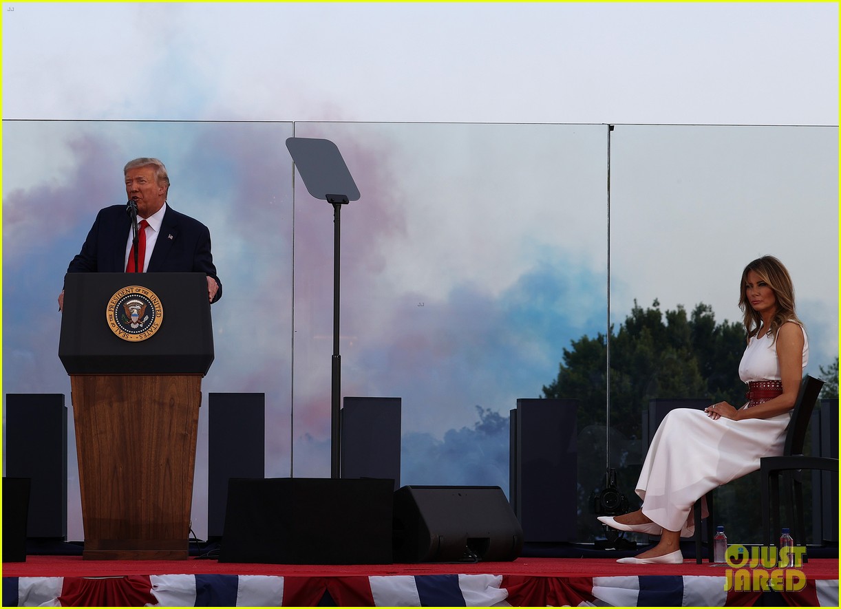 Obama Had Bruno Mars at His July 4th Party in 2015, Trump Had a Guy ...