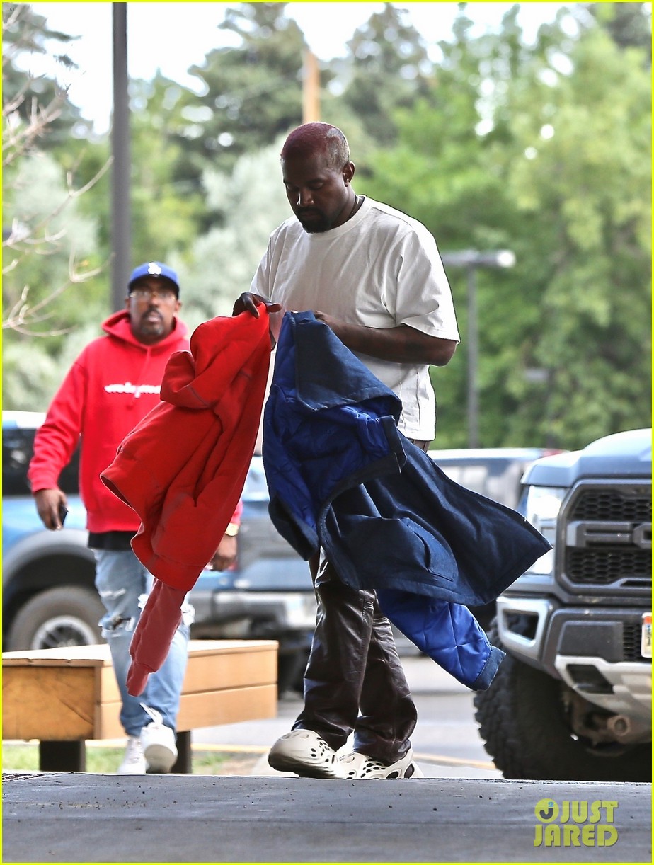 Kanye West Makes Quick Trip to Hospital in Wyoming: Photo 4471919 ...