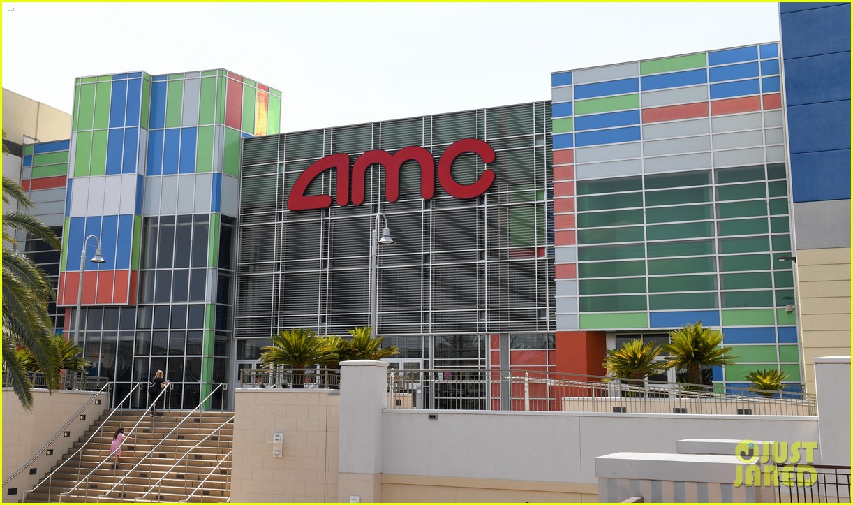 AMC Re-Opens: Look Inside the Socially Distanced Movie Theaters (Photos ...