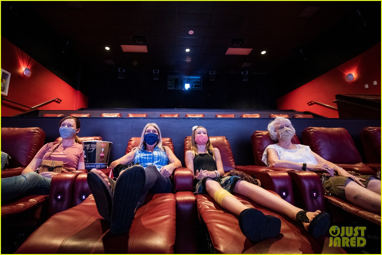 AMC Re-Opens: Look Inside the Socially Distanced Movie Theaters (Photos ...