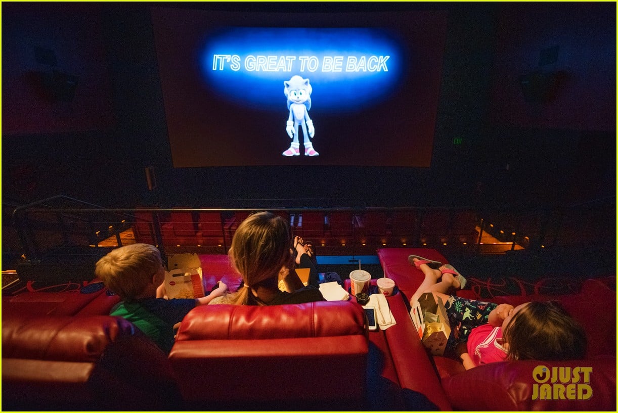 AMC Re-Opens: Look Inside the Socially Distanced Movie Theaters (Photos ...