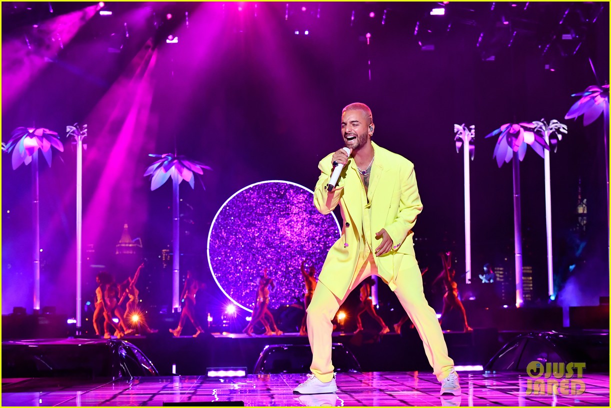 Maluma Wins His First Ever MTV VMAs Award!: Photo 4479281 | Photos ...