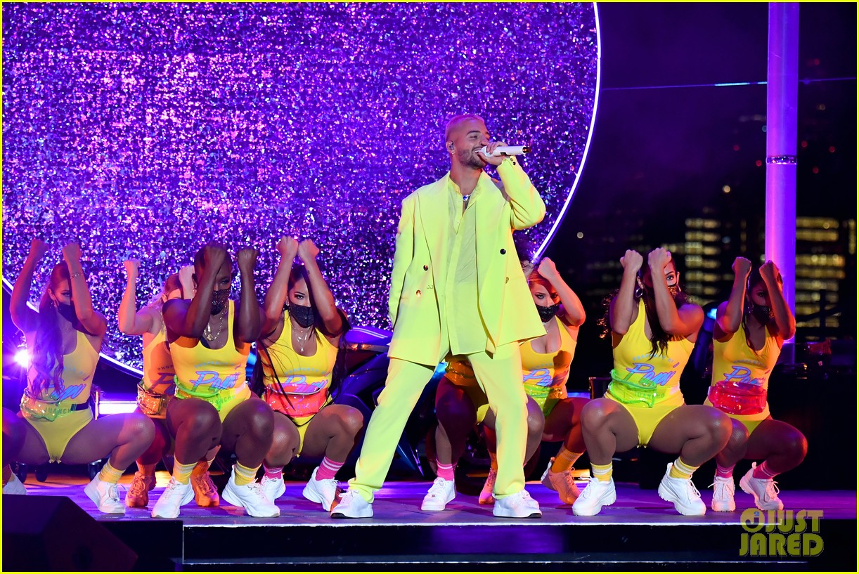 Maluma Wins His First Ever MTV VMAs Award!: Photo 4479284 | Photos ...