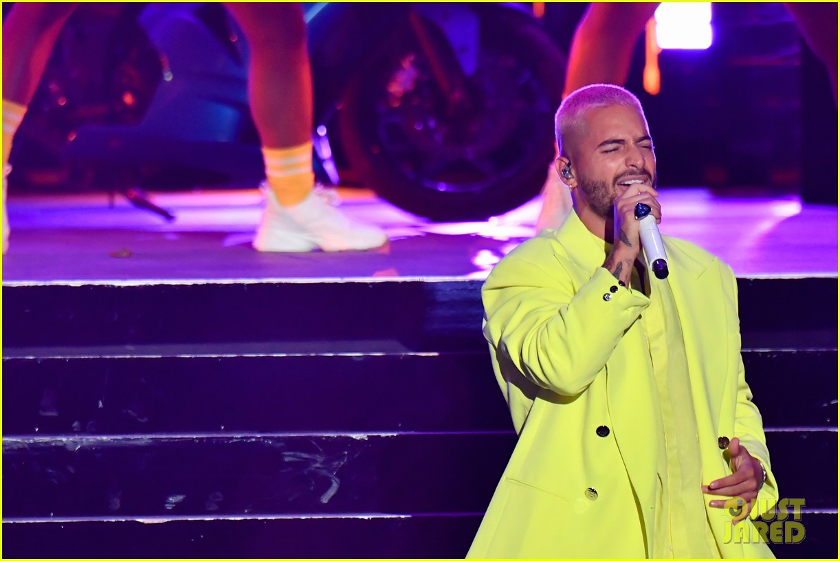 Maluma Wins His First Ever MTV VMAs Award!: Photo 4479301 | Photos ...
