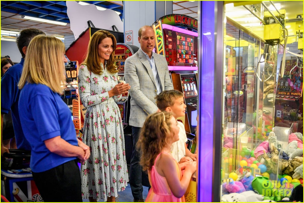 Kate Middleton & Prince William Play Arcade Games During Surprise Visit ...