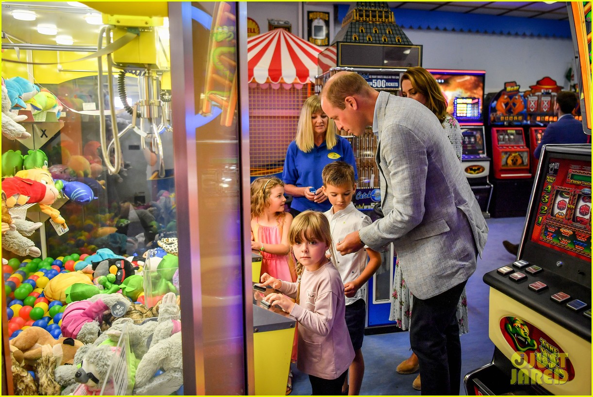 Kate Middleton & Prince William Play Arcade Games During Surprise Visit ...