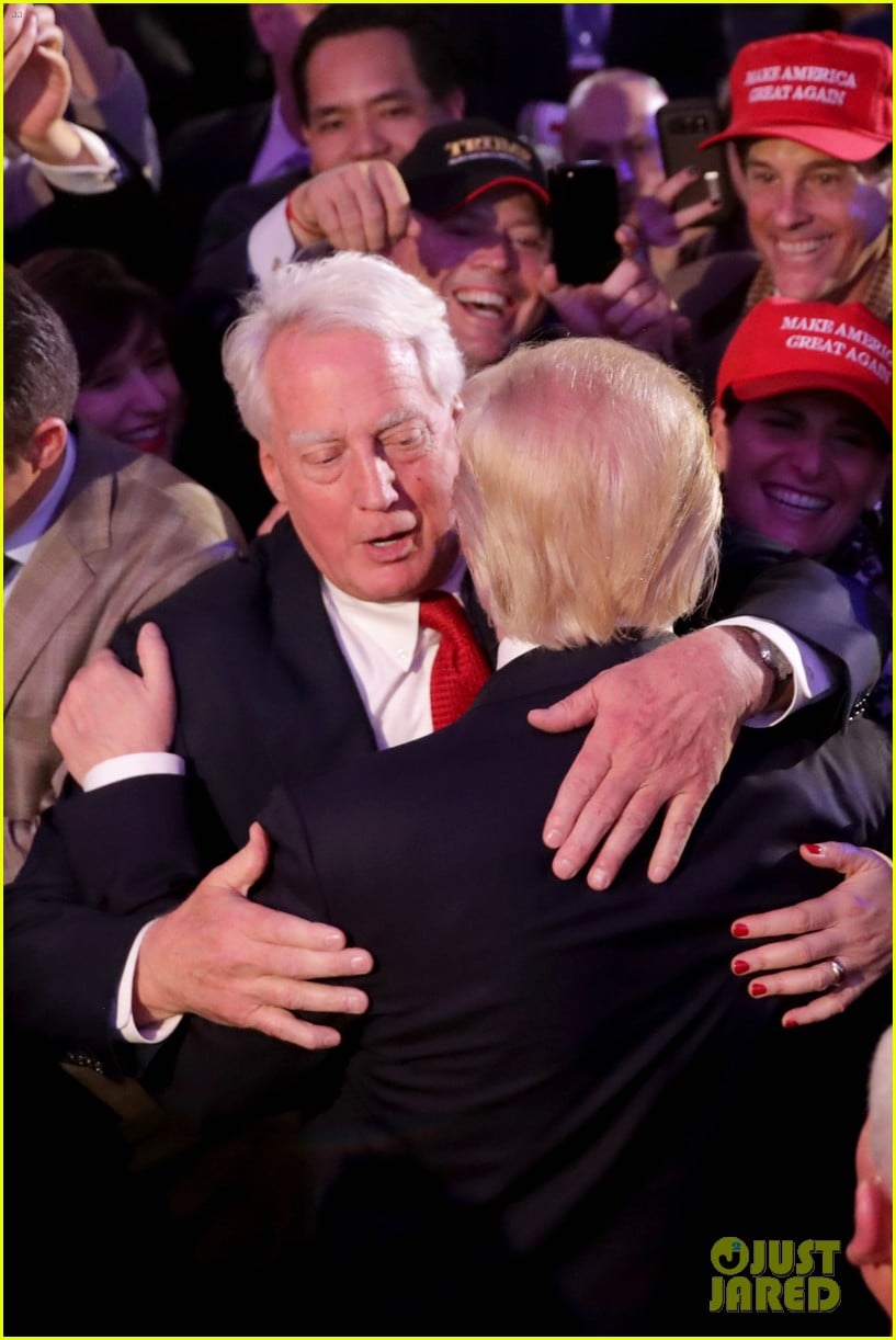 Donald Trump's Younger Brother Robert Dies at 71: Photo 4475535 ...