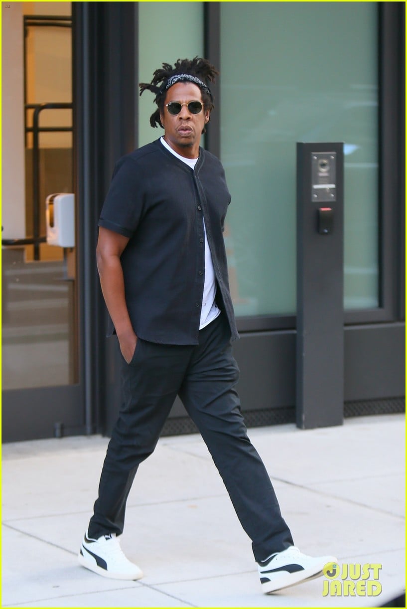 Jay-Z Steps Out in New York Amid Kanye West's Tweets About Him: Photo ...