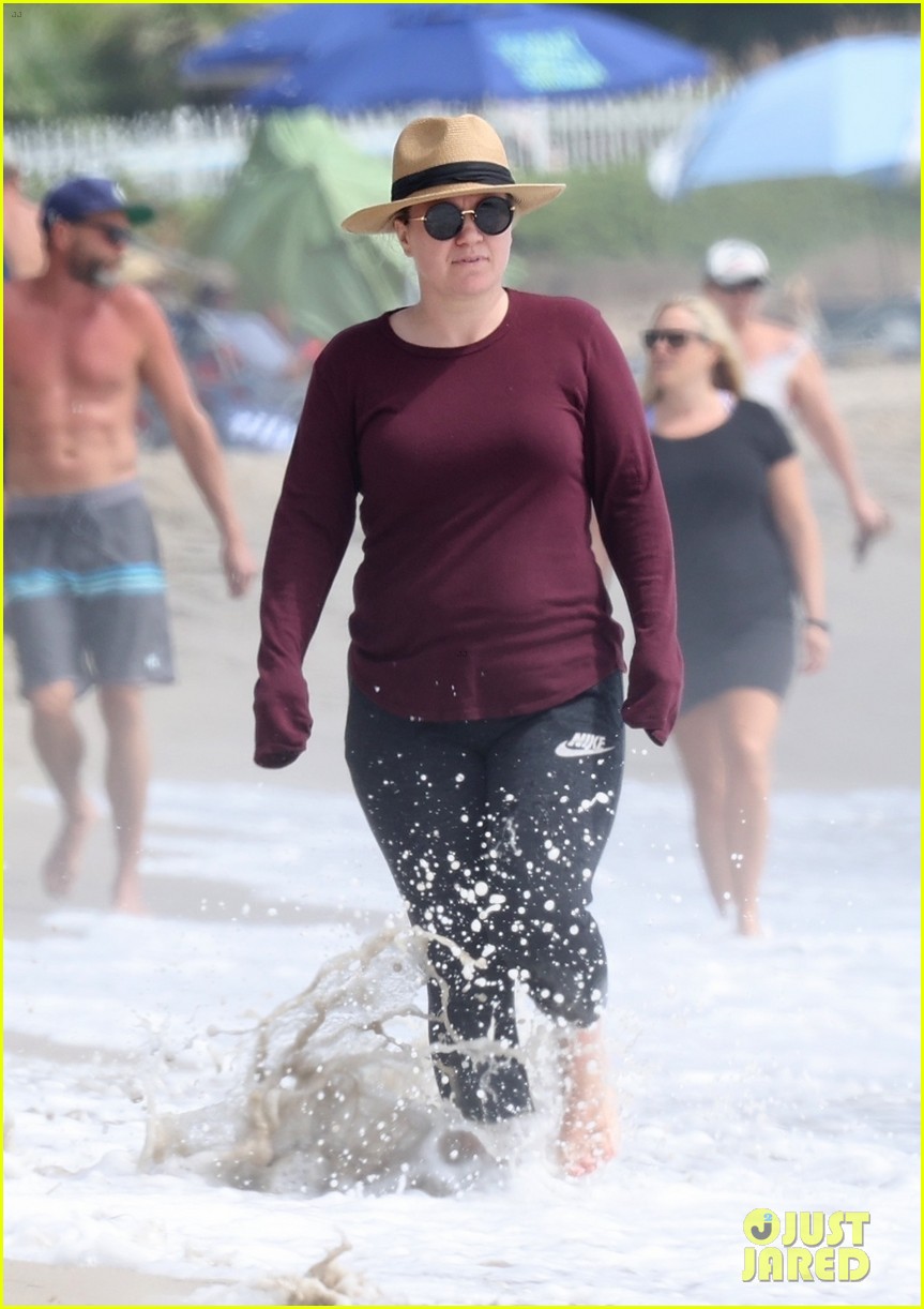 Photo: kelly clarkson beach september 2020 58 | Photo 4486162 | Just ...