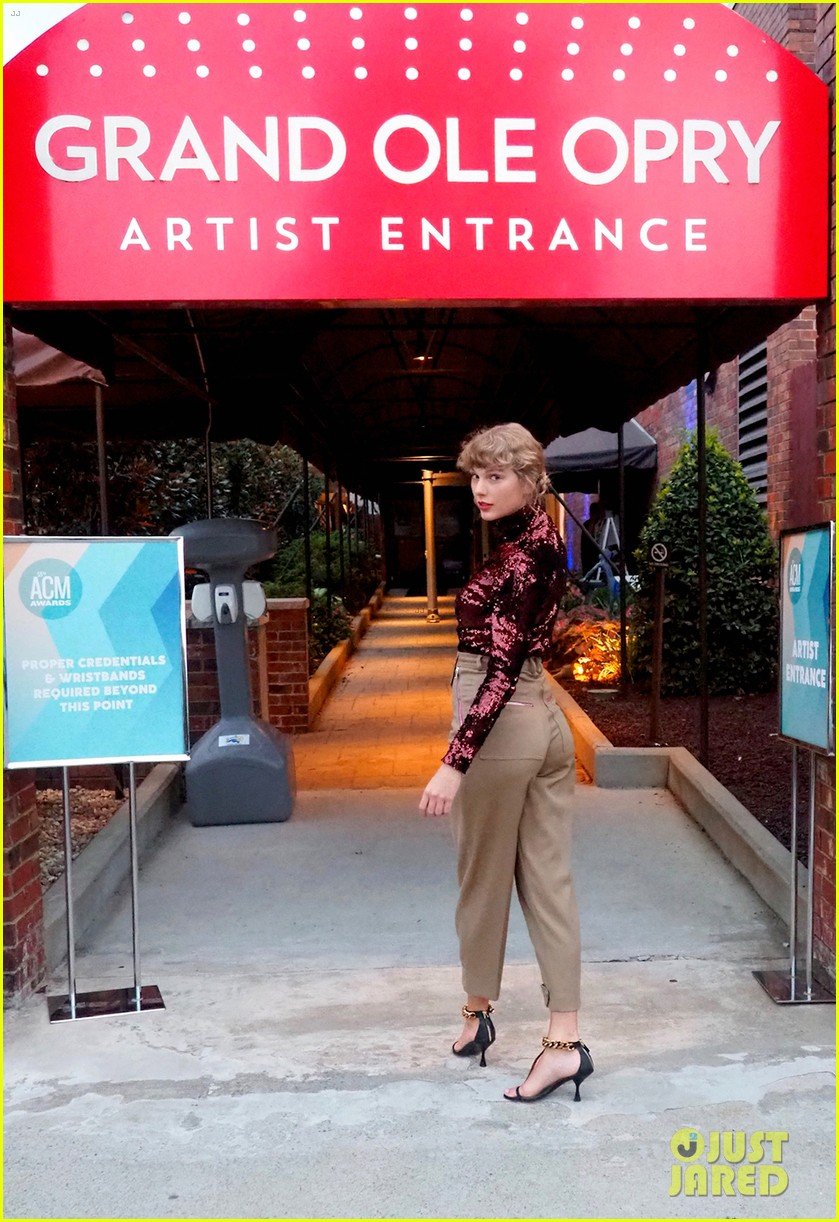 Taylor Swift Arrives at Grand Ole Opry for Her ACM Awards 2020 ...