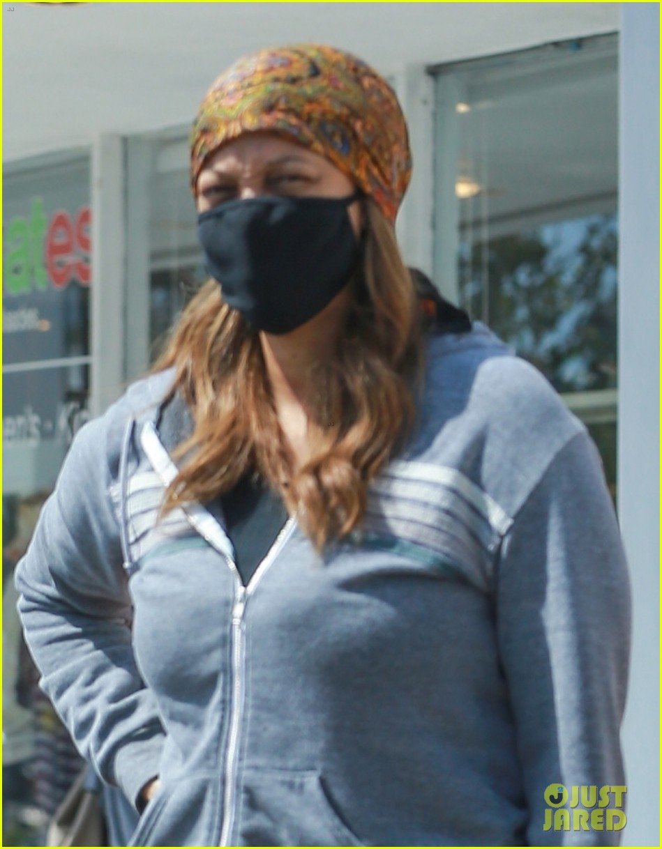 Tyra Banks & Louis Bélanger-Martin Step Out For Casual Lunch Together After Her 'DWTS' Debut ...