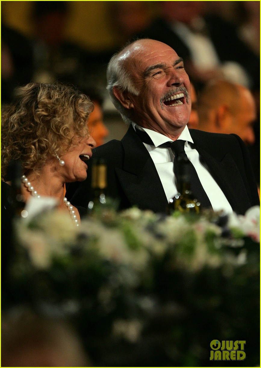 Sean Connery Dead - Iconic James Bond Actor Dies at 90: Photo 4496650 ...