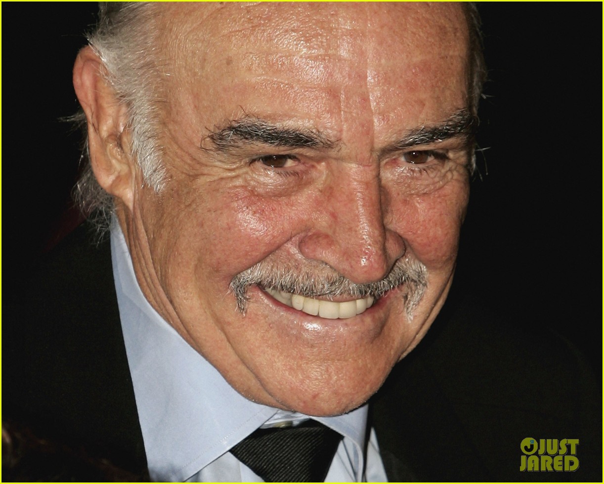Sean Connery Dead - Iconic James Bond Actor Dies at 90: Photo 4496651 ...
