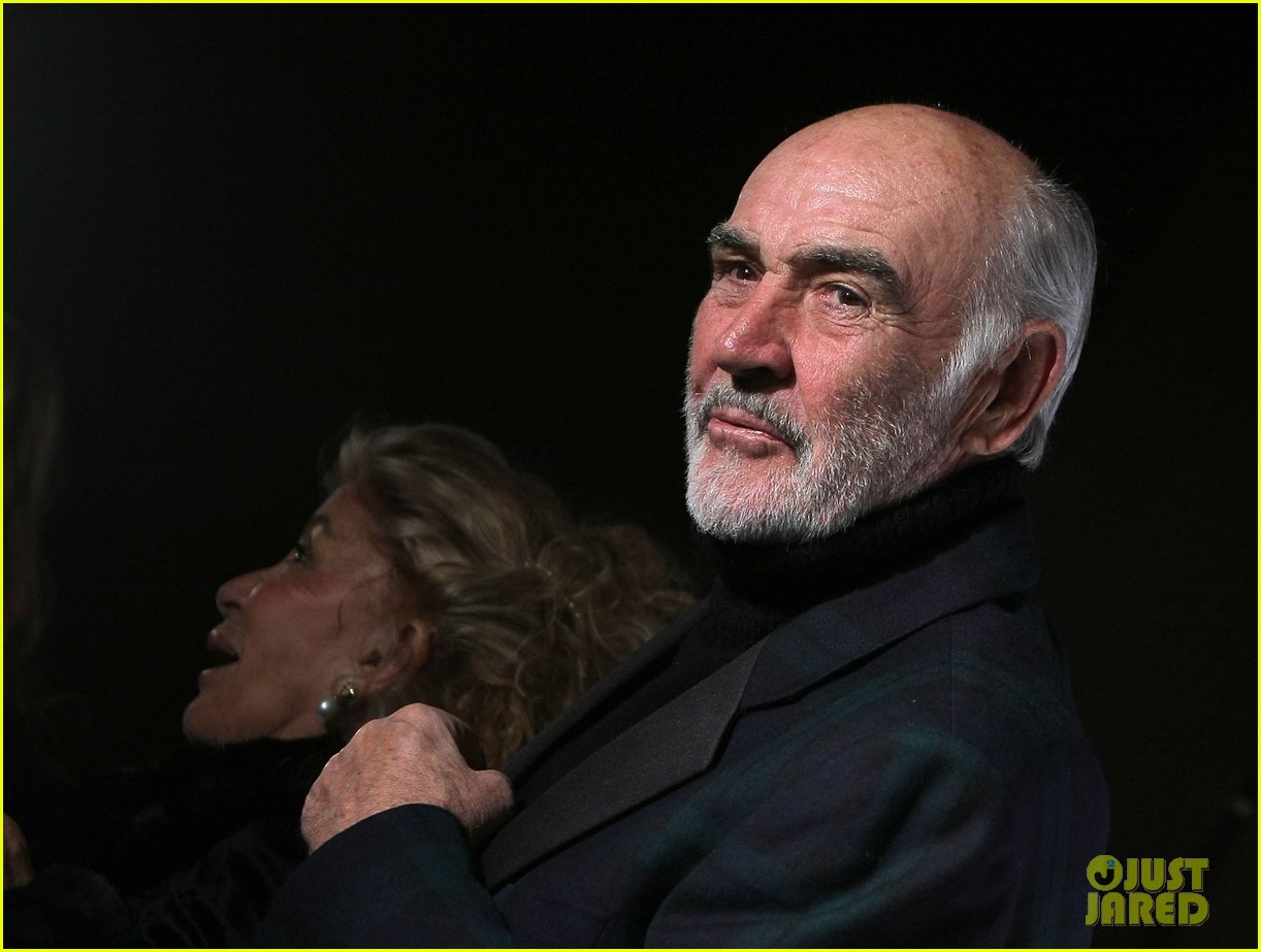 Sean Connery Dead - Iconic James Bond Actor Dies at 90: Photo 4496661 ...