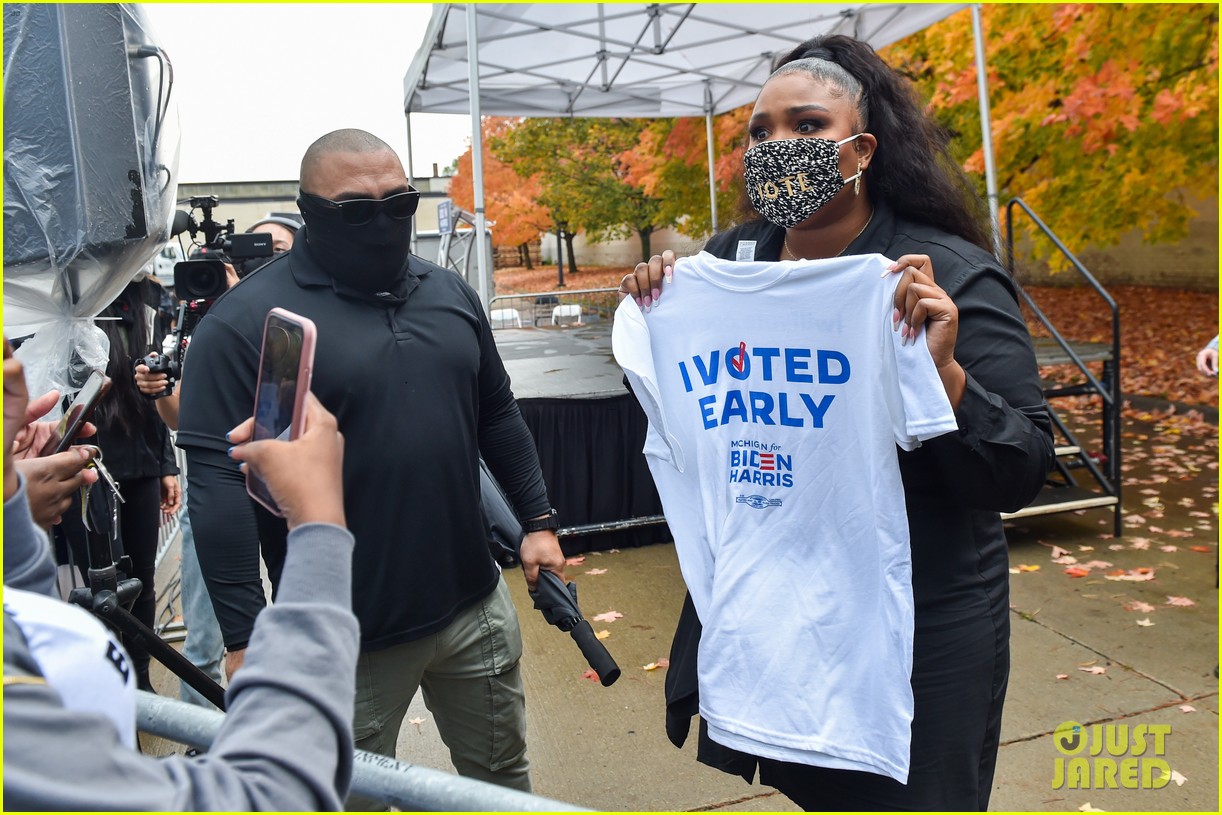 Lizzo Goes Campaigning for Biden-Harris in Detroit to Be 'On the Right ...