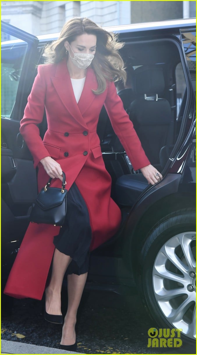 Duchess Kate Middleton & Prince William Wear Their Face Masks on Latest ...