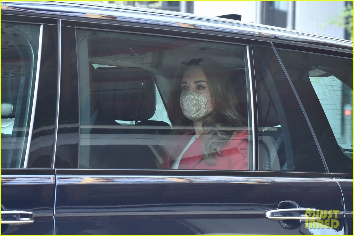 Duchess Kate Middleton & Prince William Wear Their Face Masks on Latest ...