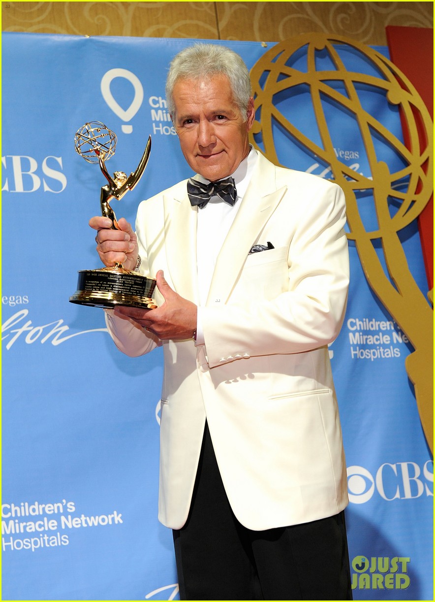 Alex Trebek Dead - Beloved 'Jeopardy' Host Dies at 80: Photo 4498718 | RIP Photos | Just Jared ...