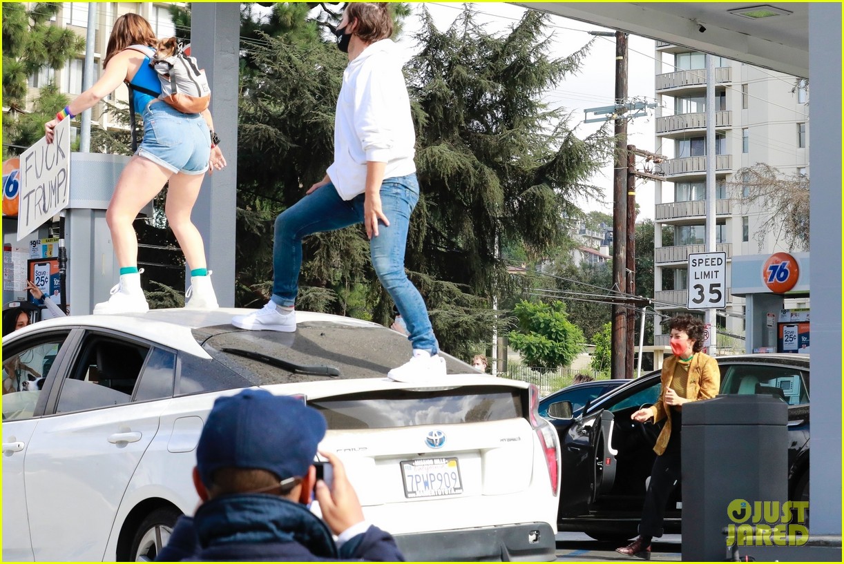 These Photos of Alia Shawkat Dancing in the L.A. Streets to Celebrate ...