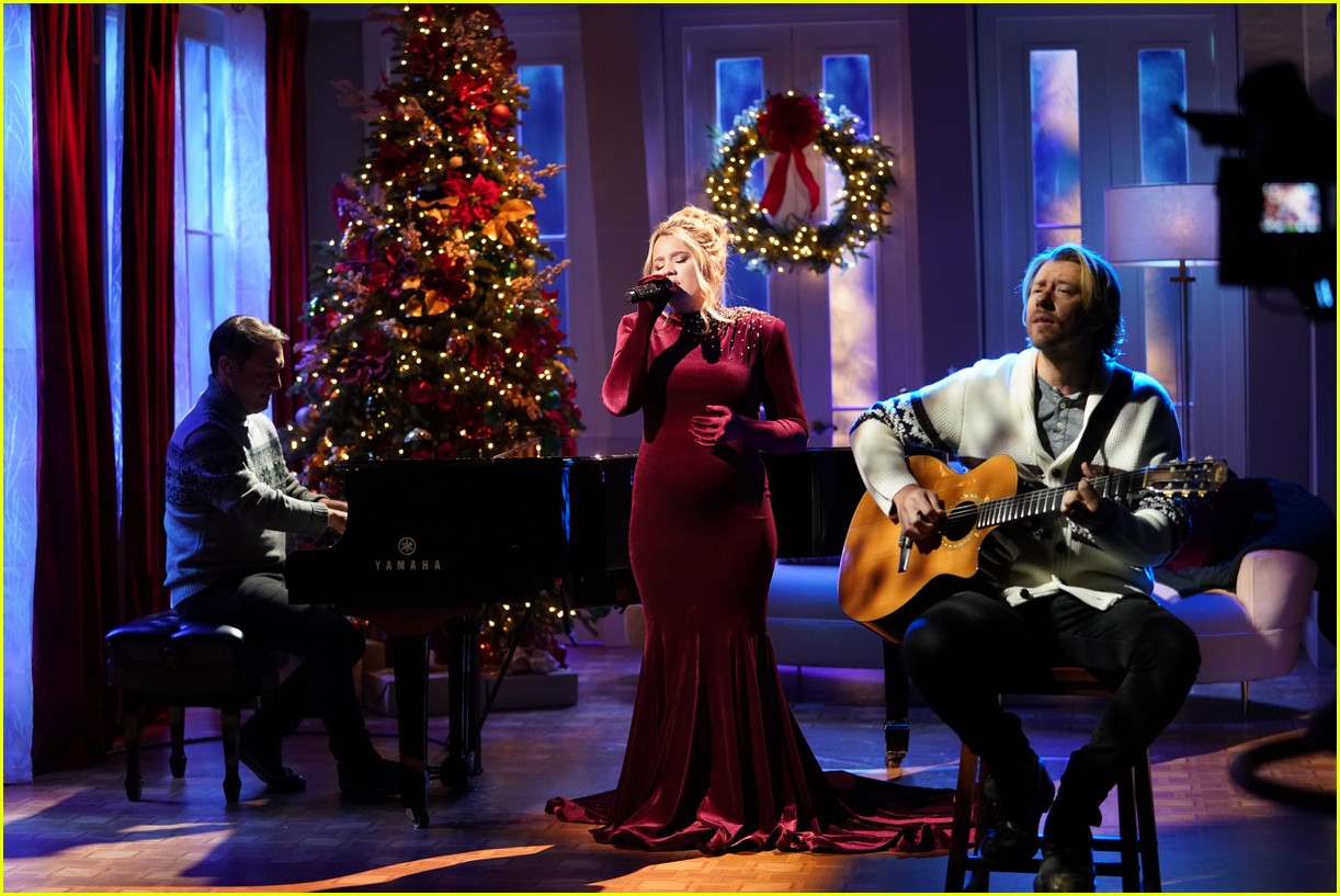 ABC's CMA Country Christmas 2020 - Performers & Celebrity Guest Lineup ...