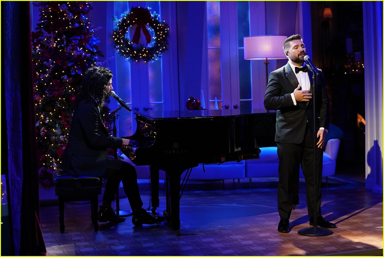 ABC's CMA Country Christmas 2020 - Performers & Celebrity Guest Lineup ...