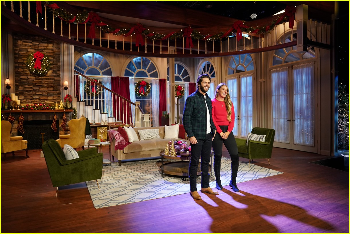 ABC's CMA Country Christmas 2020 - Performers & Celebrity Guest Lineup ...