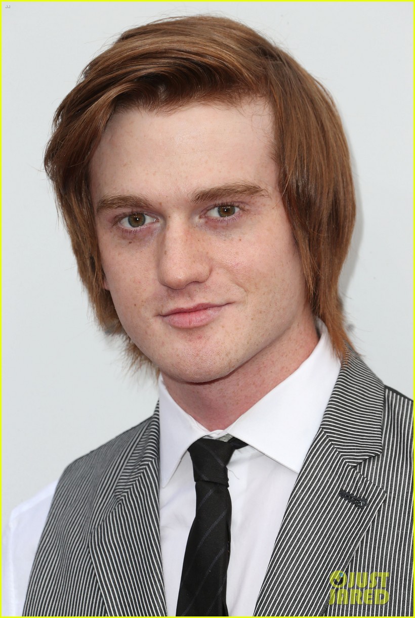 'Surface' Actor Eddie Hassell Dies at 30 After Being Shot During ...