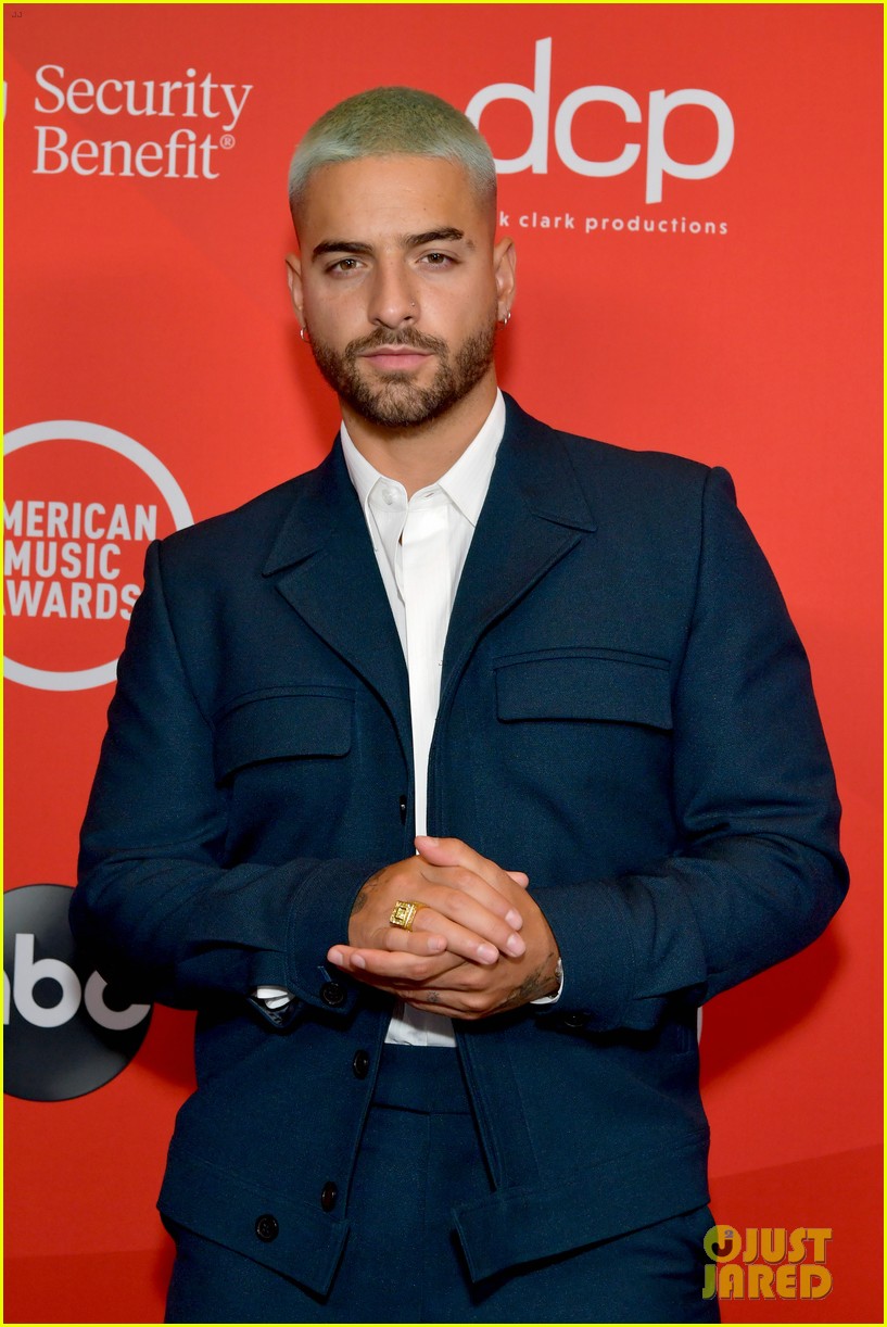 Photo: maluma sharp suit amas 2020 pics 04 | Photo 4502595 | Just Jared ...