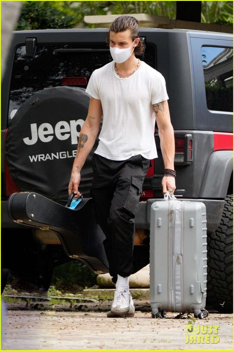 Shawn Mendes Packs Up His Ride Before Hitting the Road: Photo 4501446 ...