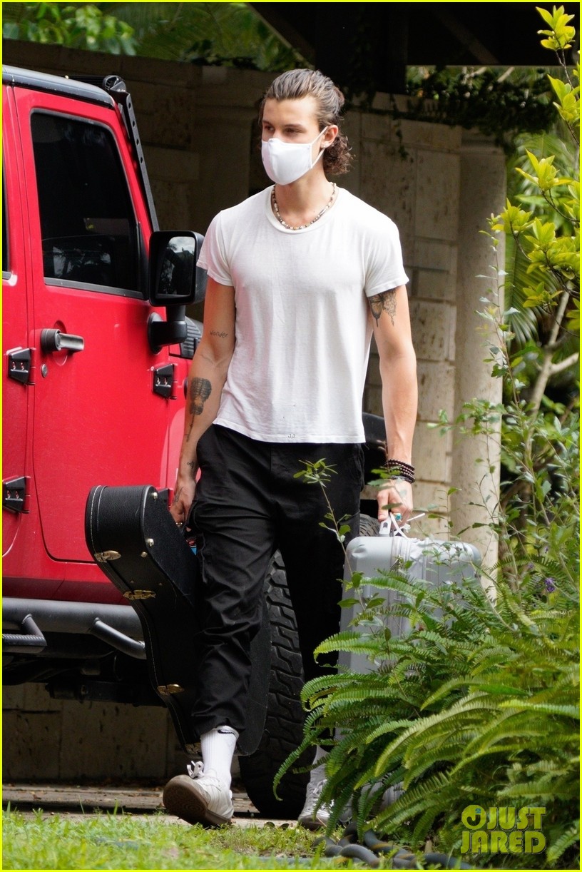 Shawn Mendes Packs Up His Ride Before Hitting the Road: Photo 4501448 ...