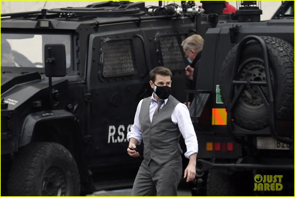 Tom Cruise Continues Filming 'Mission: Impossible 7' in Rome: Photo ...