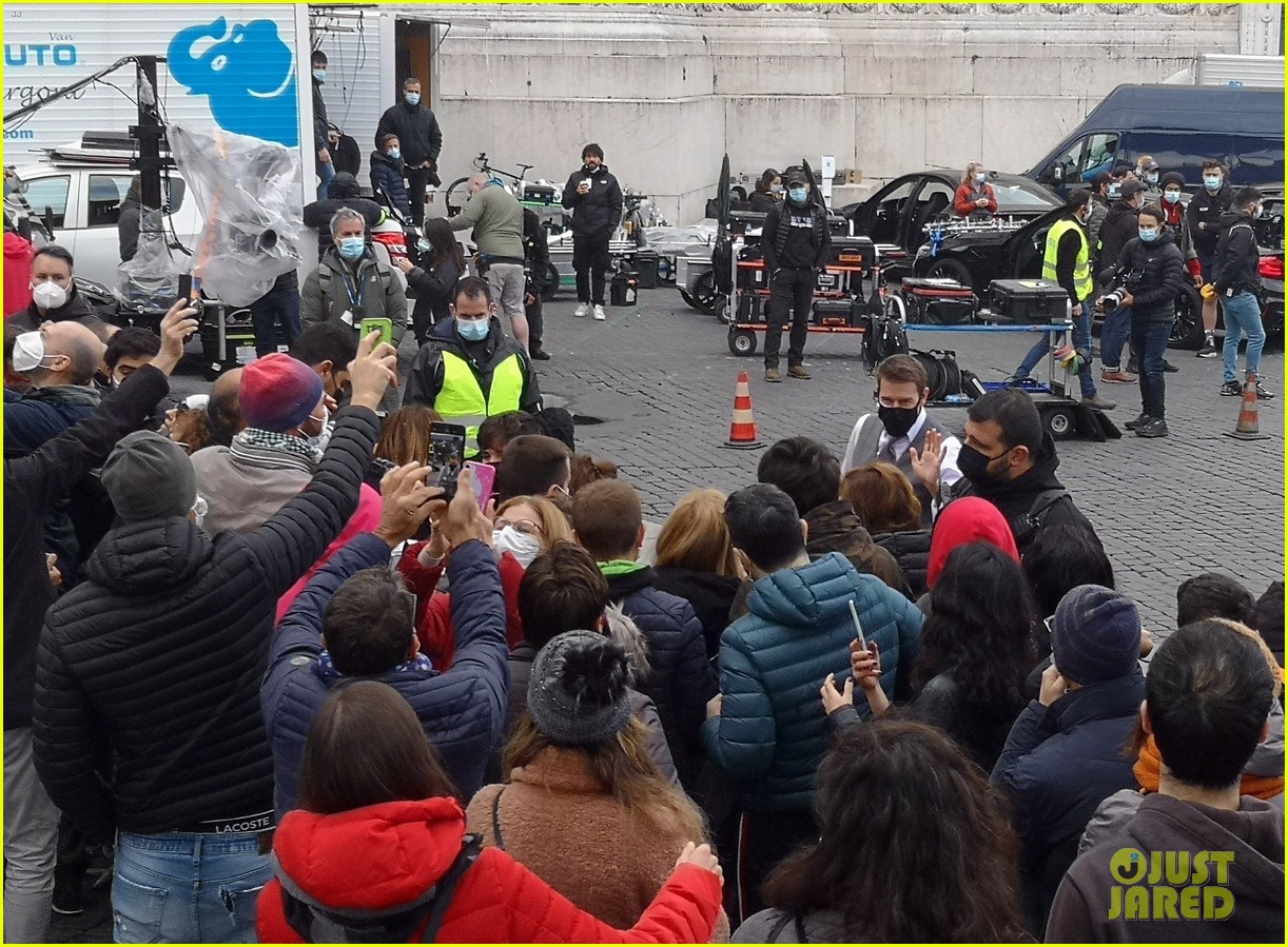 Tom Cruise Continues Filming 'Mission: Impossible 7' in Rome: Photo ...