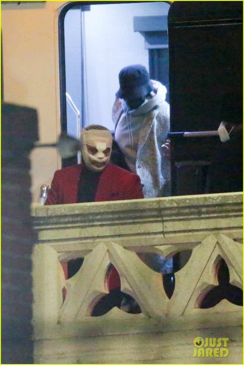 The Weeknd's Head is Covered with Bandages While Filming New Music ...