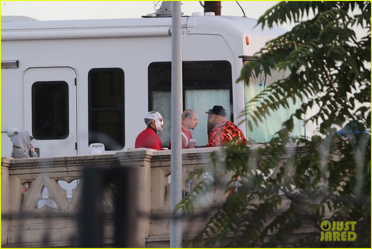 The Weeknd's Head is Covered with Bandages While Filming New Music ...