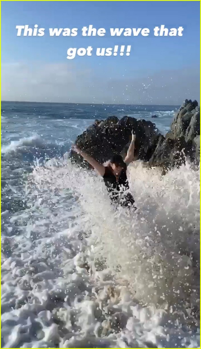 Rebel Wilson Was Injured While Taking 'Hot Photos' at the Beach in ...