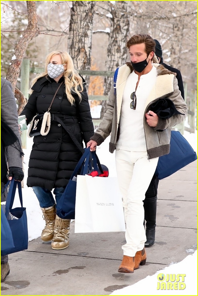 Rebel Wilson & Boyfriend Jacob Busch Keep Cozy While on Vacation in ...