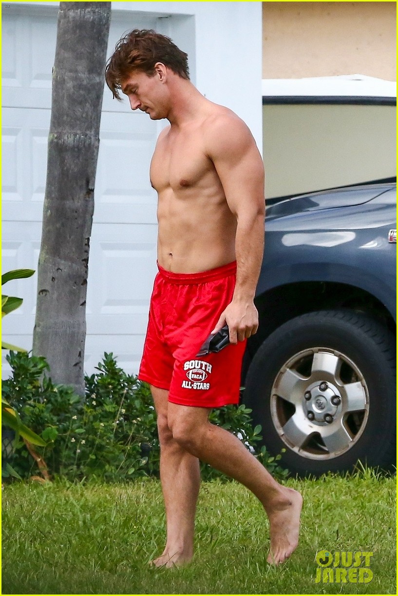 The Bachelorette's Tyler Cameron Looks Ripped While Stepping Out ...