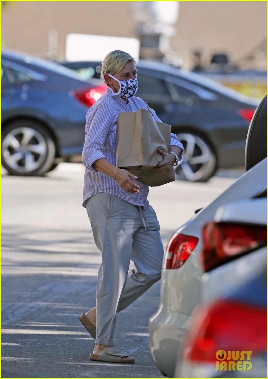 Ellen DeGeneres Wears Her Face Mask Around Her Neck Days After Positive ...