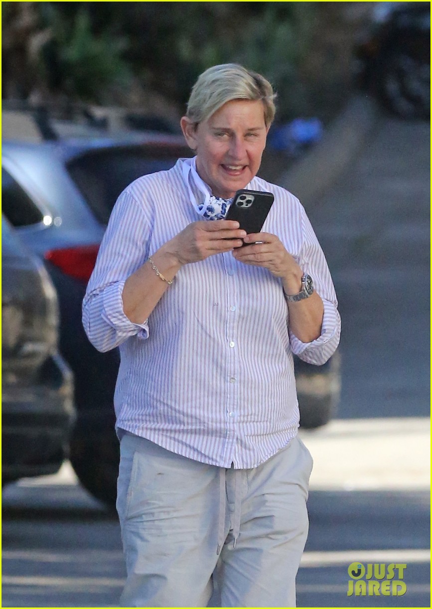 Ellen DeGeneres Wears Her Face Mask Around Her Neck Days After Positive ...