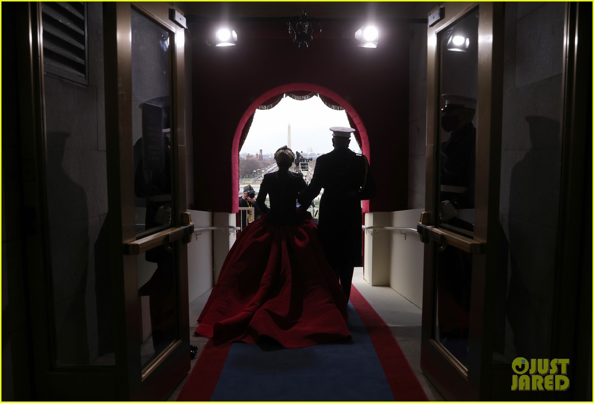 Lady Gaga Performs the National Anthem at Presidential Inauguration ...