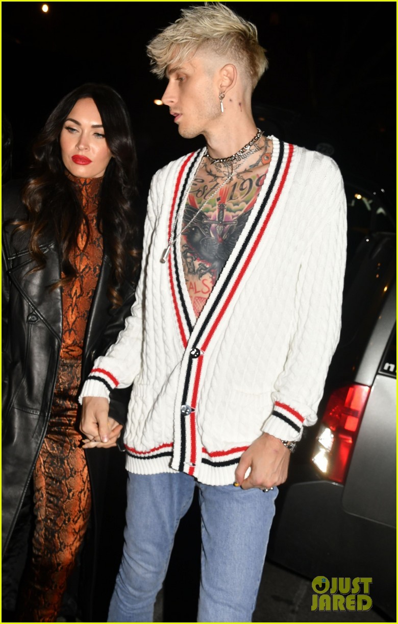 Megan Fox & Machine Gun Kelly Cuddle Up After His 'SNL' Performance in ...