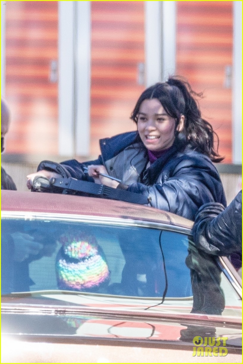 Hailee Steinfeld & Jeremy Renner Continue Filming 'Hawkeye' in Atlanta ...